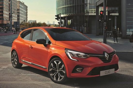 Renault Clio volta com cara nova, mas deve demorar para chegar no ...