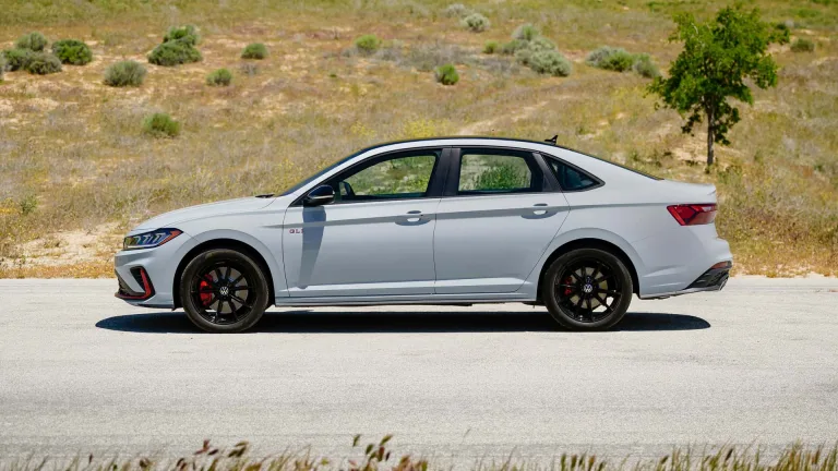 Volkswagen Jetta GLI 2.0 TSI 2025: Preço, Ficha técnica, Consumo ...