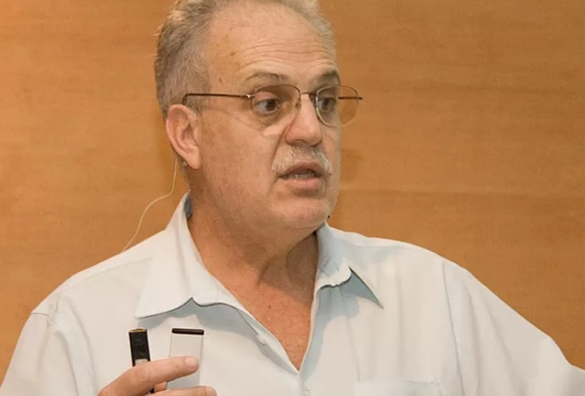 Carlos Nobre, climatologista e pesquisador da USP, alerta para risco ...