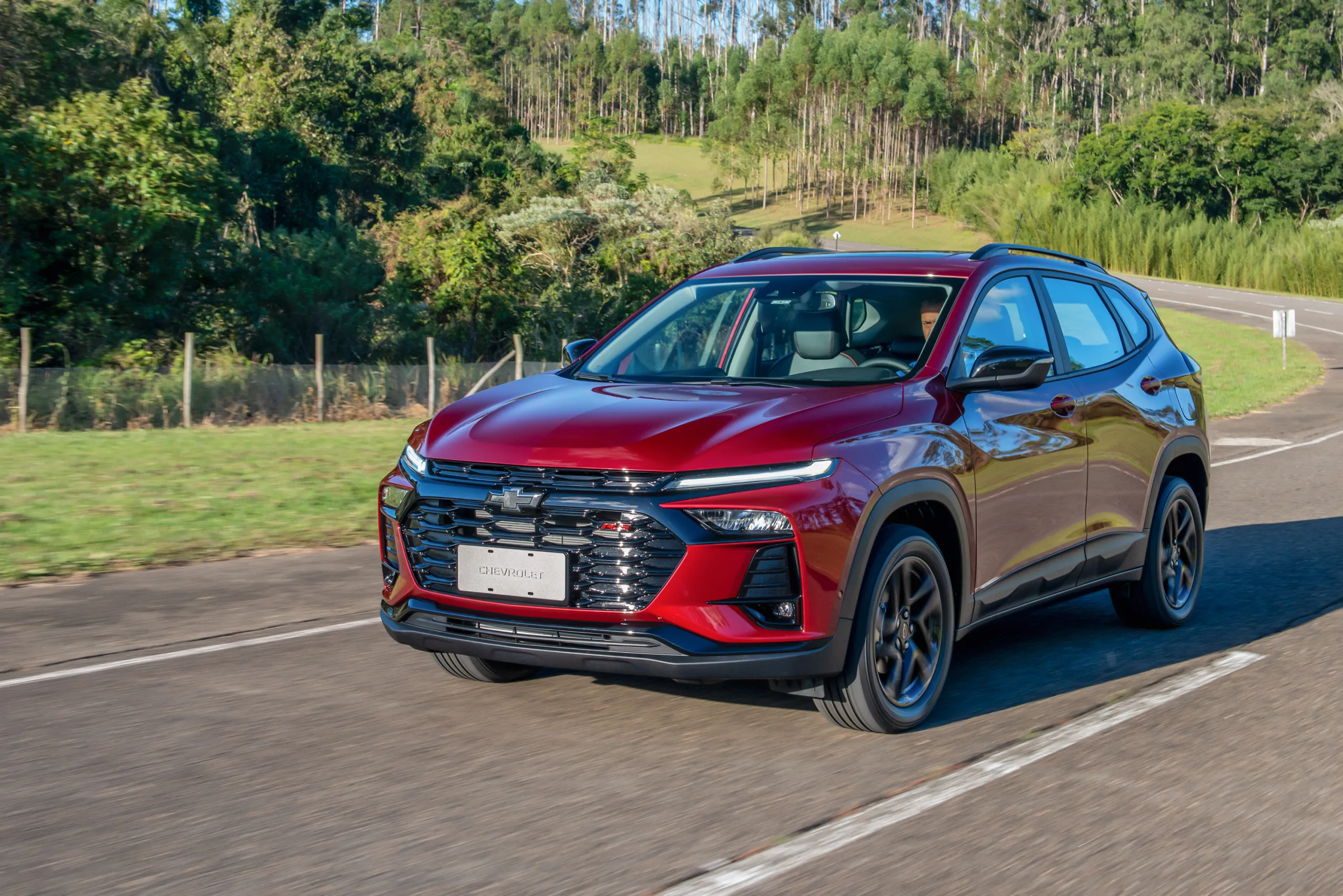 Chevrolet Tracker 2026 traz design global, cockpit digital e conforto ...