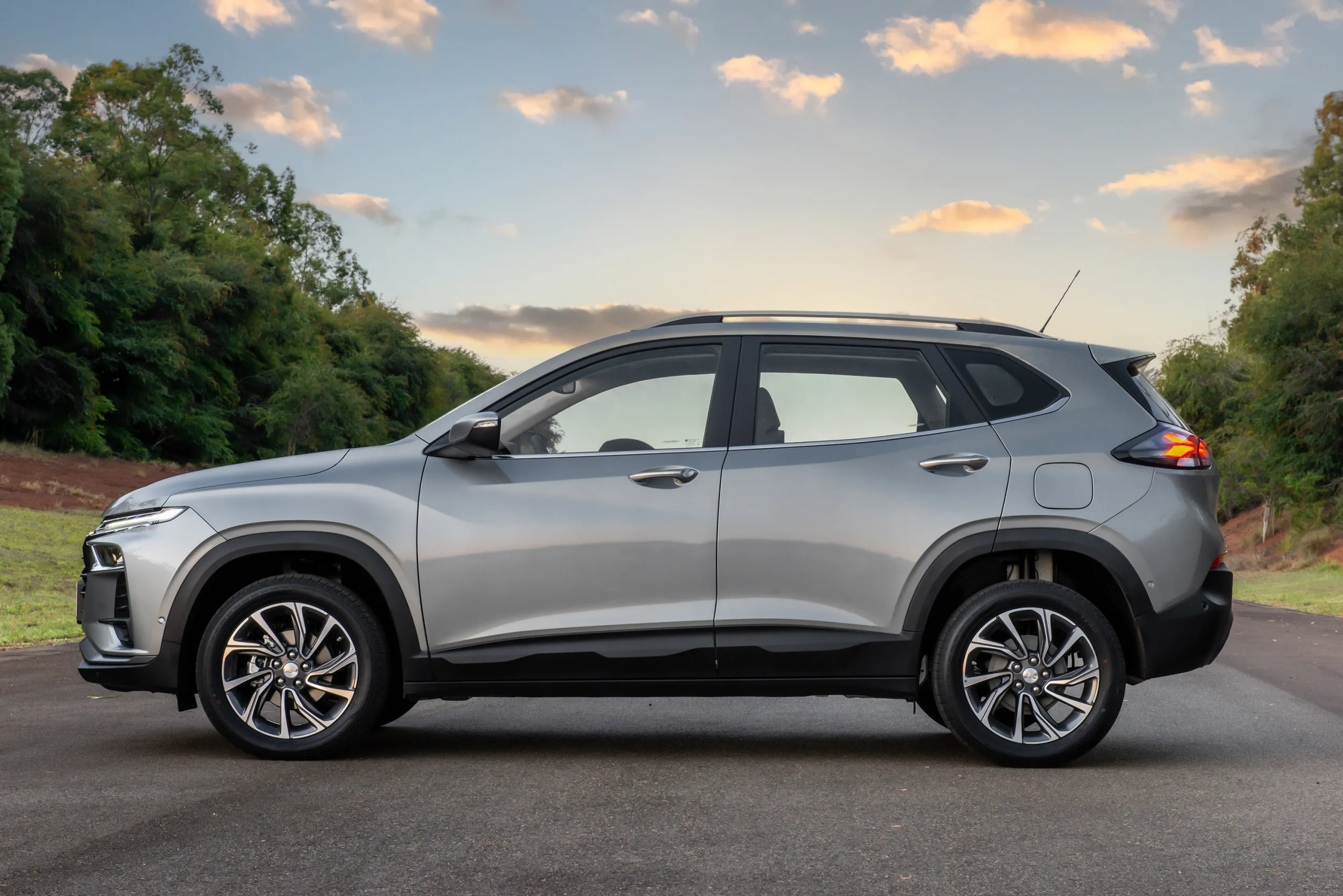 Chevrolet Tracker 2026 Premier busca sofisticação, mas preço alto ...