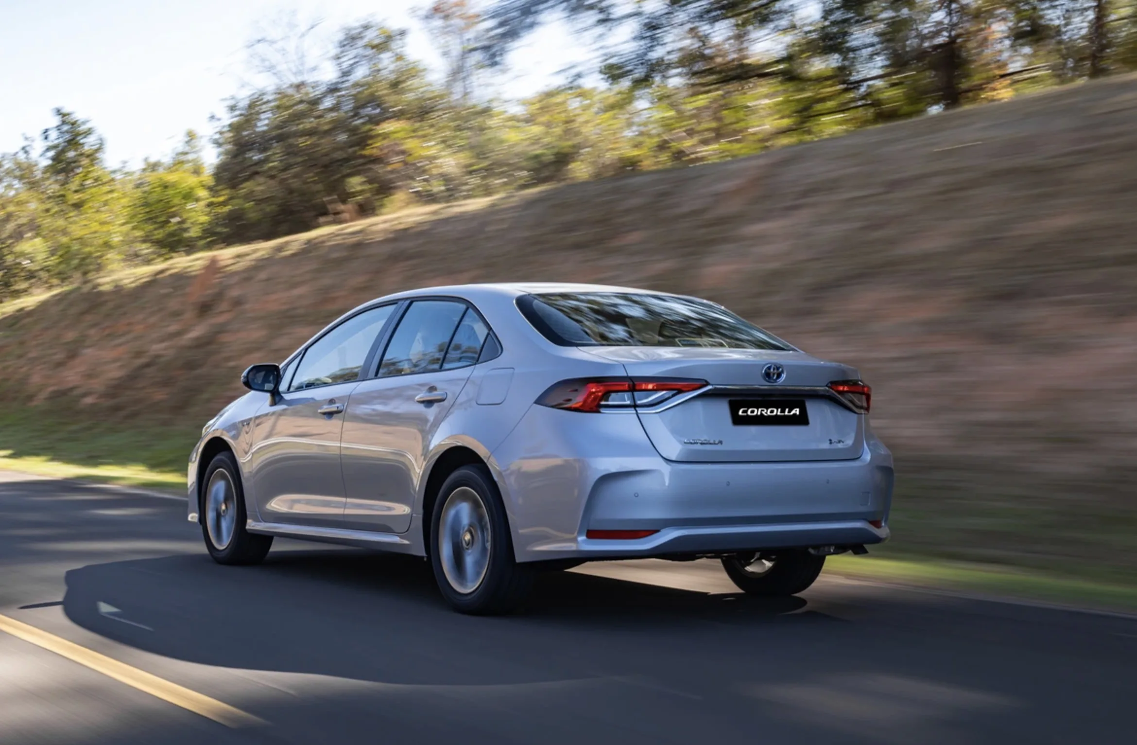 Toyota Corolla GLi Hybrid PcD chega antes do Yaris Cross com foco em ...